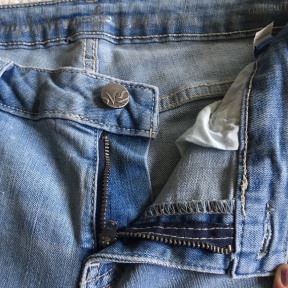 Vera Wang | Jeans | Simply Vera Vera Wang Roll Cuff Light Wash Capri ...